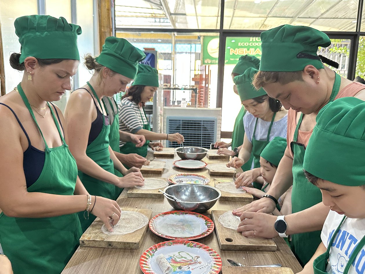 Full Tour - Ms Hanh Cooking Class